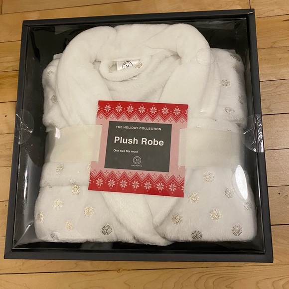 Martha Stewart | Intimates & Sleepwear | Martha Stewart Plush Robe ...